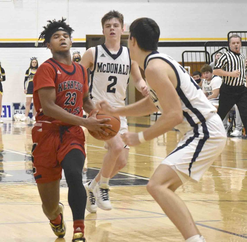 Heavyweight fight | News, Sports, Jobs - Tribune Chronicle